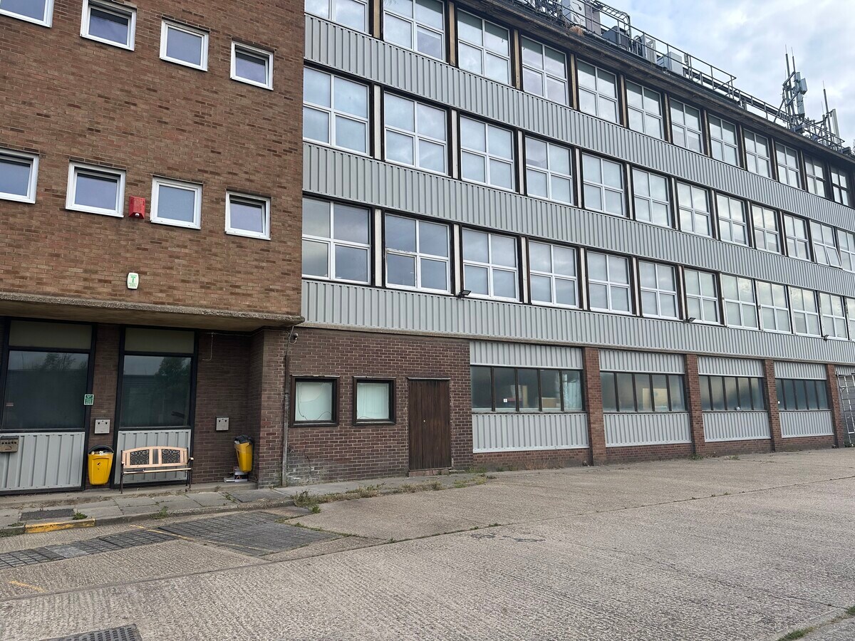 Coldharbour Ln, Rainham, RM13 9YA - Harbour House - Office to Rent ...
