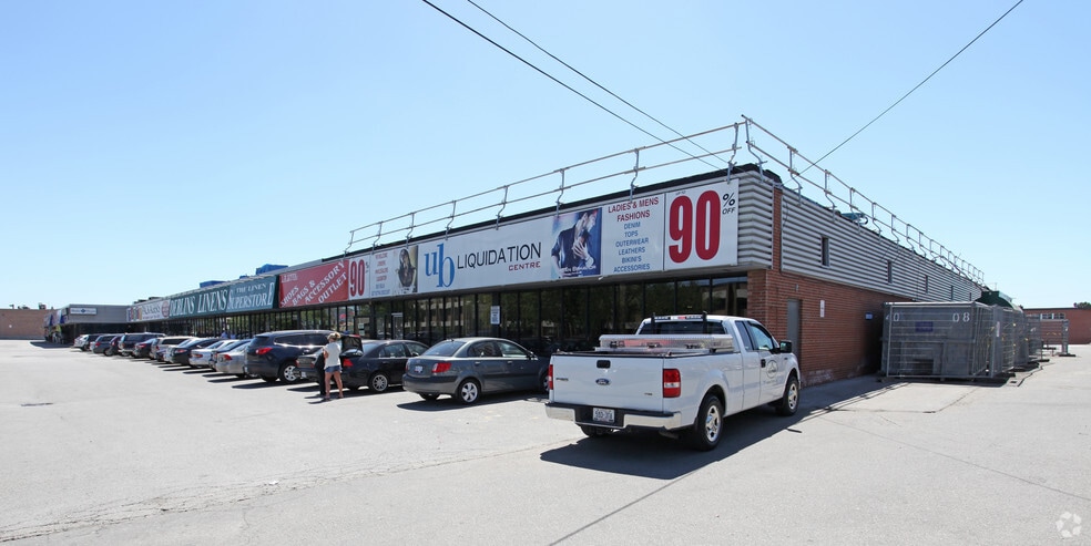 39 Orfus Rd, Toronto, ON M6A 1L6 - CAN