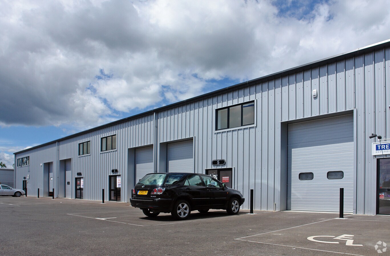 Bonehurst Rd, Salfords, RH1 5EP - GBR