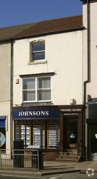 24 Hall Gate, Doncaster, DN1 3NG | LoopNet UK