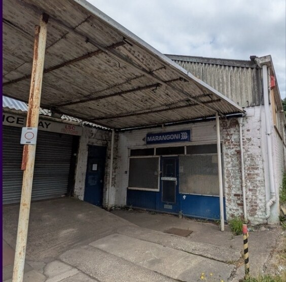 Unit 1 Waterside Garages, Unit 1 Waterside, Macclesfield, SK11 7HG ...