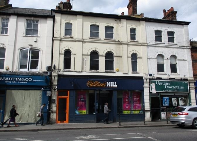 8 Southbury Rd, Enfield, EN1 1YT