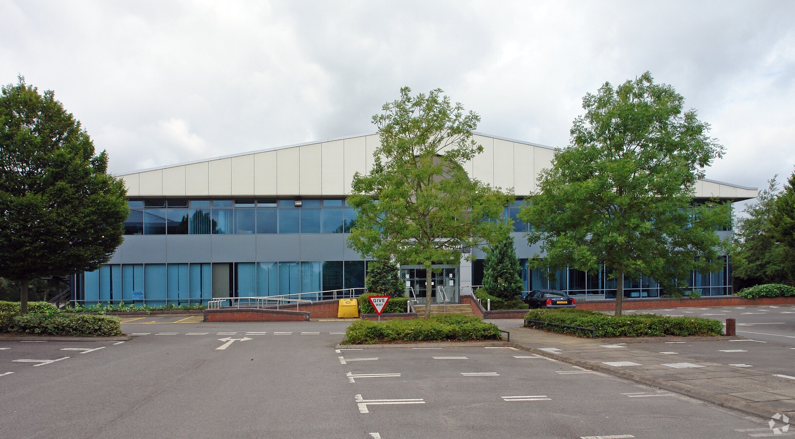 Gillette Way, Reading, RG2 0BS - Beacontree Court | LoopNet UK