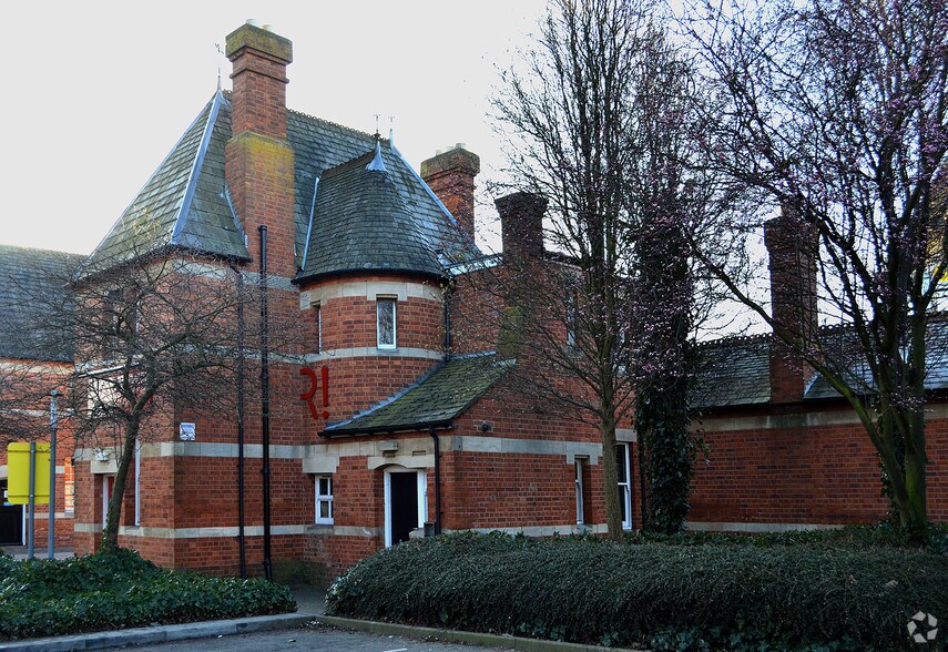 24 Victoria Promenade, Northampton, NN1 1HB - GBR