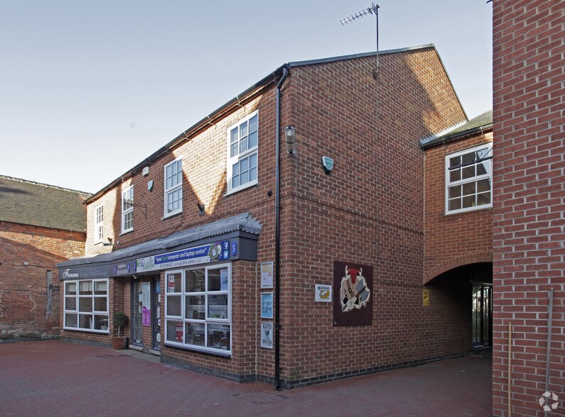 Huntingdon Court, Ashby De La Zouch, LE65 1AH - GBR