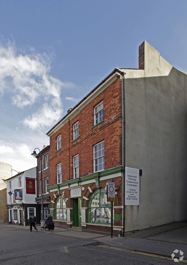 5 Castle St, Luton, LU1 3AA | LoopNet UK