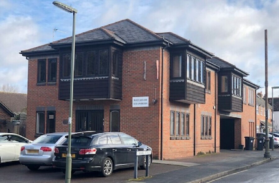 Bridge Barn Rd, Woking GU21 6NL | LoopNet UK