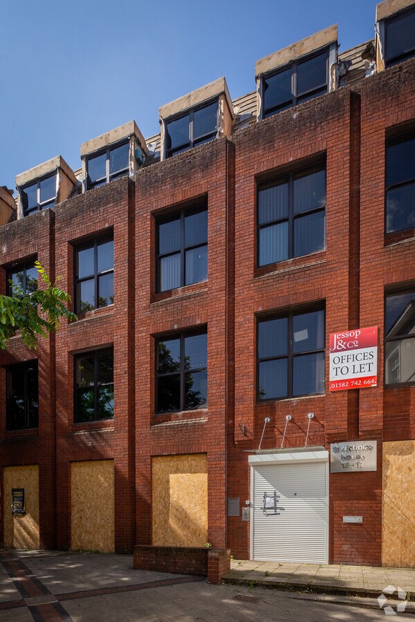 15-17 George St, Luton LU1 2AF | LoopNet UK