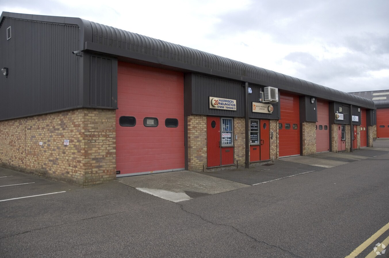 Dogflud Way, Farnham, GU9 7UG - GBR