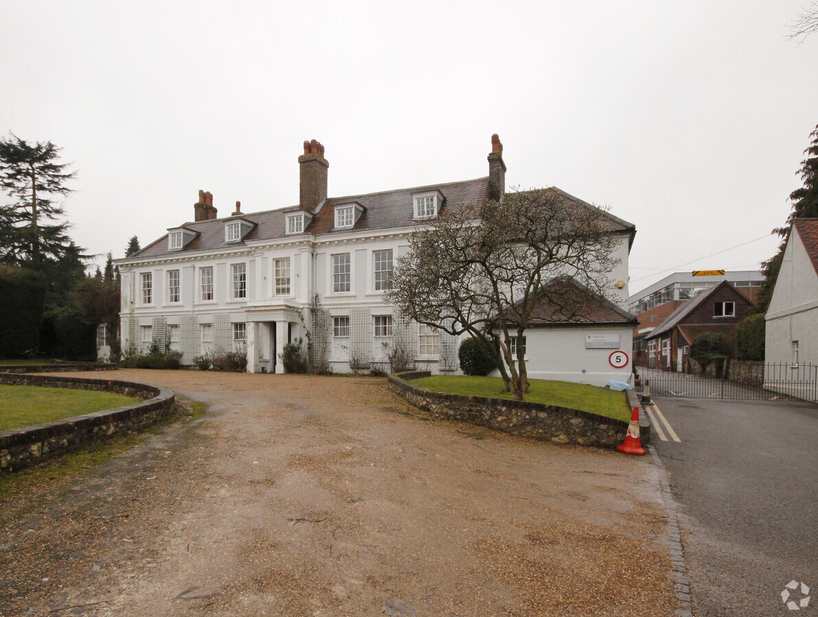 Amersham Rd, High Wycombe, HP13 5AJ | LoopNet UK