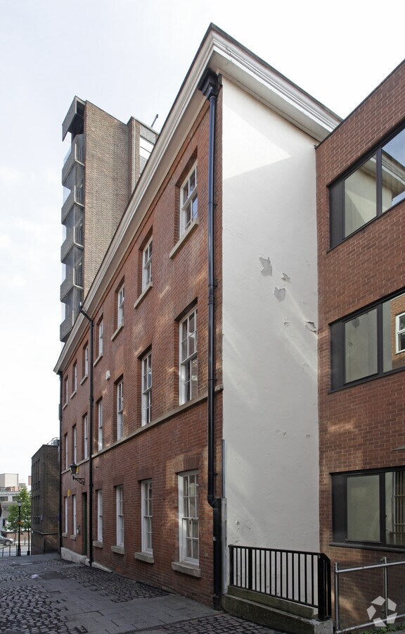 67-69 Hounds Gate, Nottingham NG1 6BB | LoopNet UK