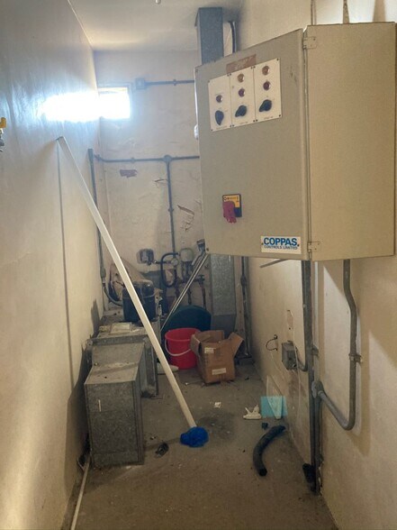 Heol Goffa, Llanelli SA15 3EJ - Former CPU Facility | LoopNet UK