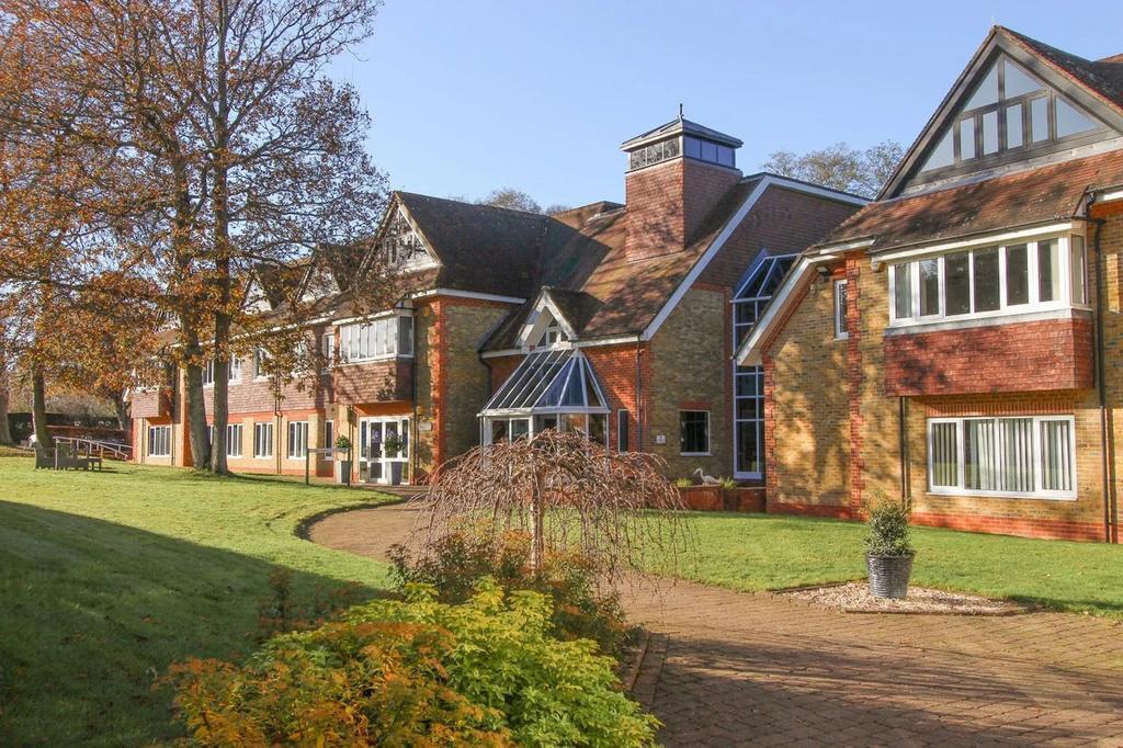 Oak House, Shackleford Rd, Elstead, GU8 6LB | LoopNet