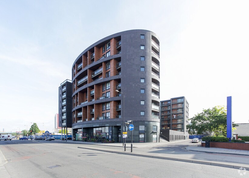110 Silvertown Way, London, E16 1EA | LoopNet UK