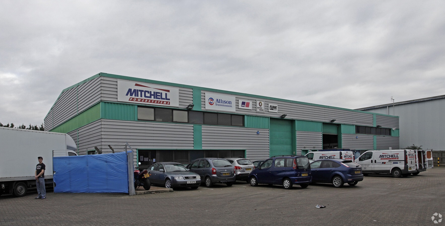 Castle Park Hayes: Units 4a - 4b, Springfield Rd, Hayes, UB4 0LD | LoopNet