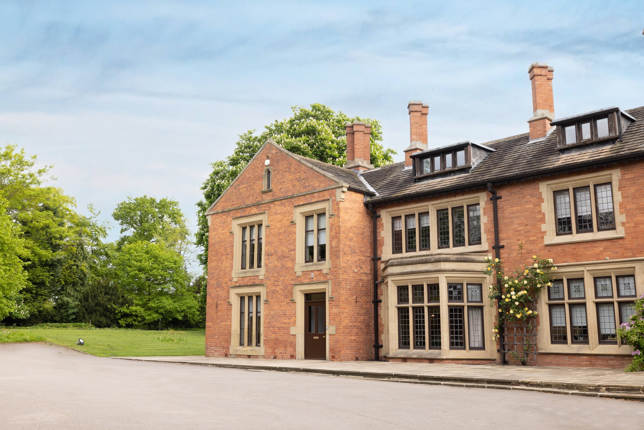 Coworking Space to Rent - Brookfield Court, 1 Selby Rd, Leeds, LS25 1NB ...