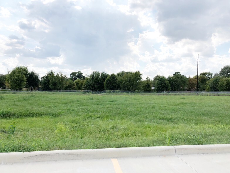 10411 Veterans Memorial Dr, Houston 77038 | LoopNet.co.uk