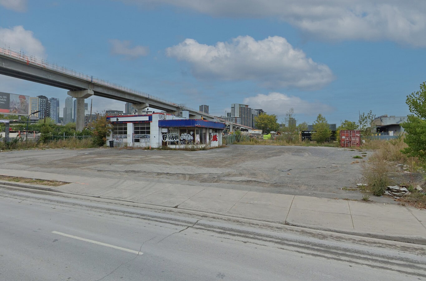 455 Rue Bridge, Montréal, QC H3K 2C7