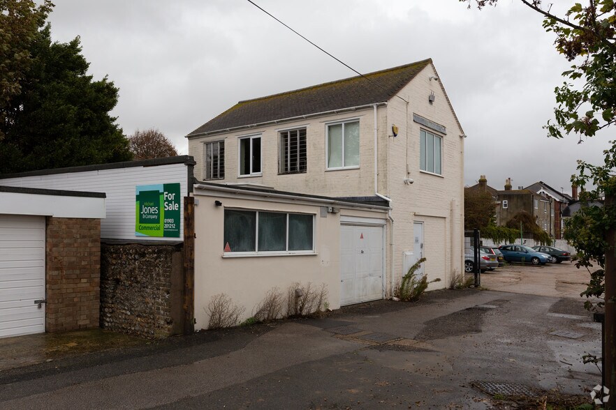 24a Upper High St, Worthing, BN11 1DL - GBR