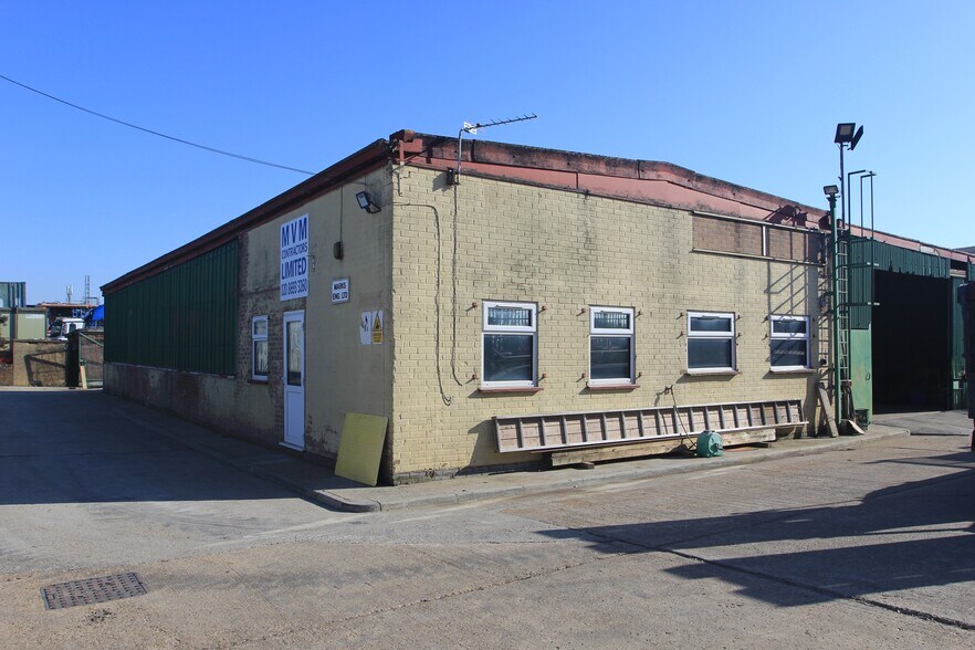 23 Maypole Crescent, Erith, DA8 2JZ - Industrial for Sale | LoopNet UK