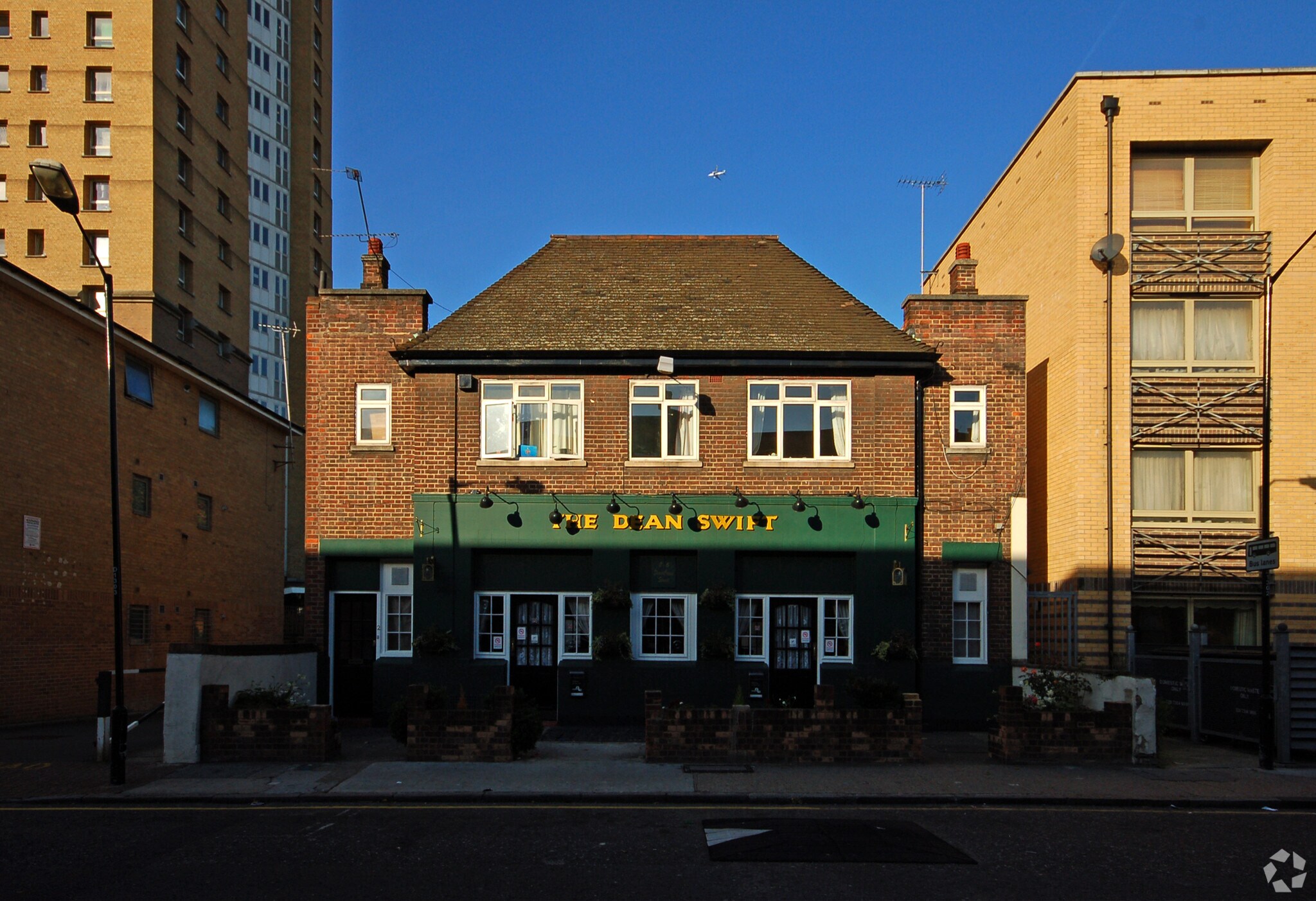 Deancross St, London E1 2QA - Dean Swift | LoopNet.co.uk
