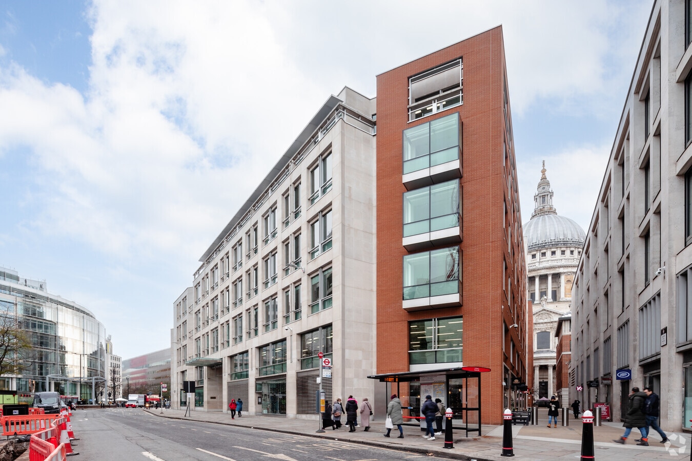 10 Paternoster Row, London EC4M 7HP - St Martins Court | LoopNet UK