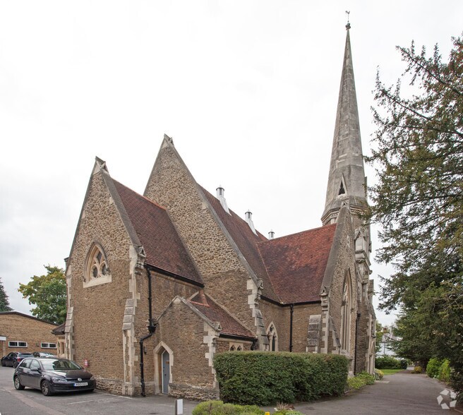 Queens Rd, Weybridge, KT13 9UX - Weybridge United Reformed Church - Speciality / Religious ...