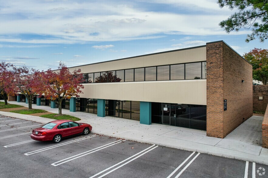 9050 Executive Park Dr, Knoxville 37923 - Financial Plaza | LoopNet UK