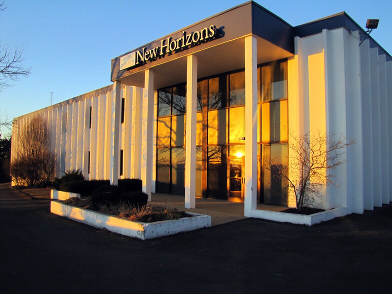 2122 Kratky Rd, Saint Louis, MO 63114