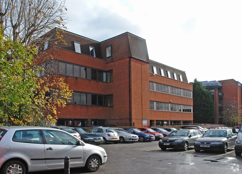 Knoll Rd, Camberley GU15 3SY - St Georges House | LoopNet UK