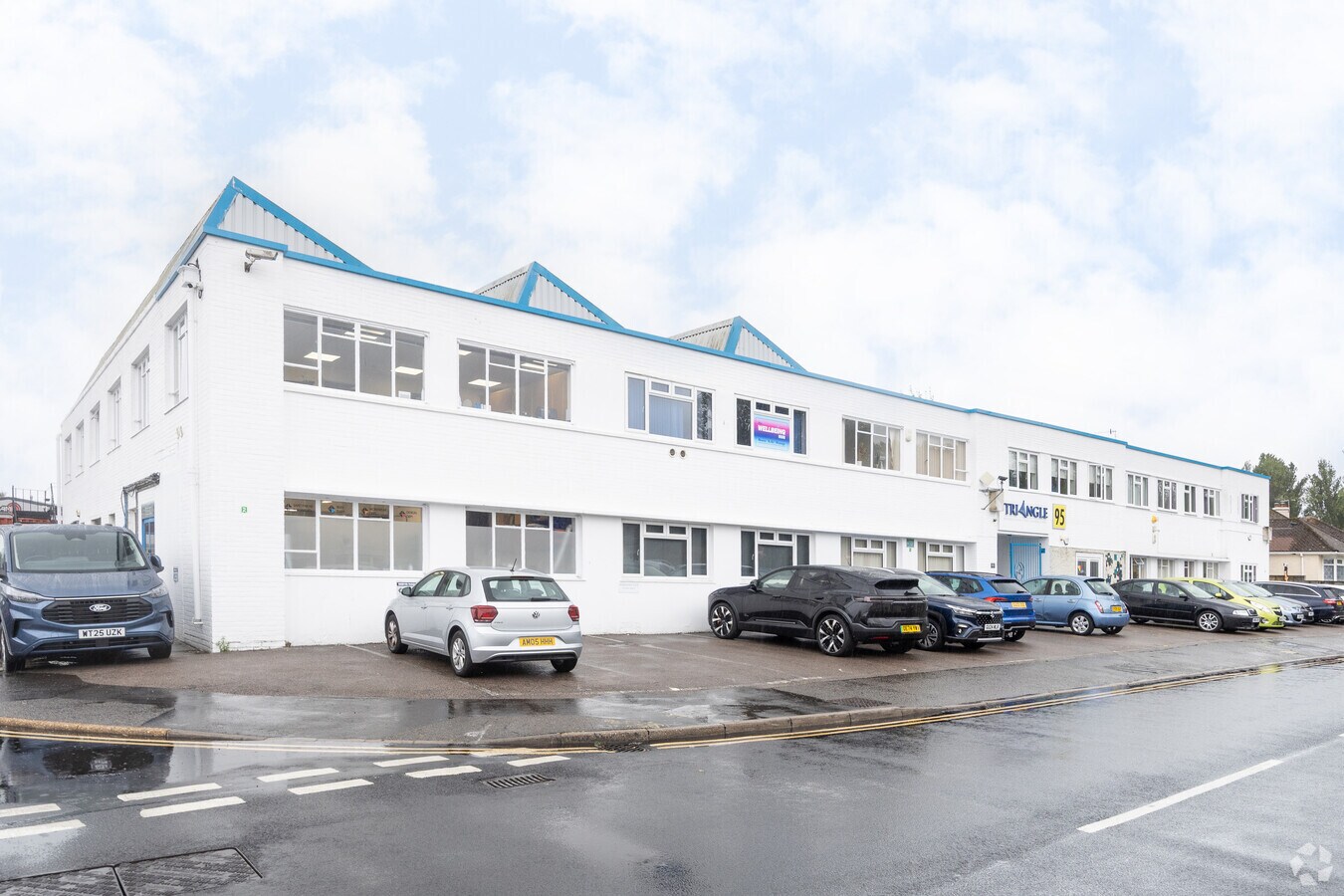 Light Industrial Space to Rent - The Triangle Business Centre, 95 ...