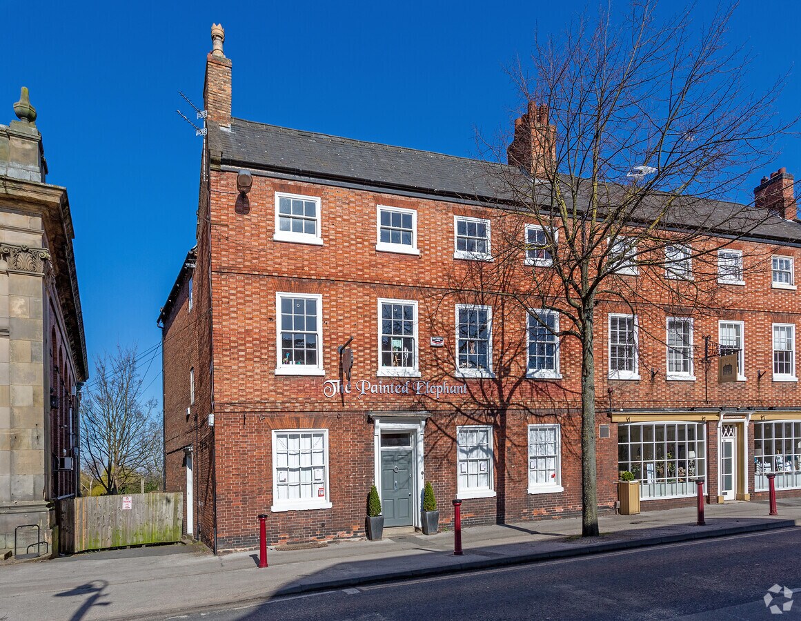 16 Castle Gate, Newark NG24 1BG - Retail for Sale | LoopNet UK