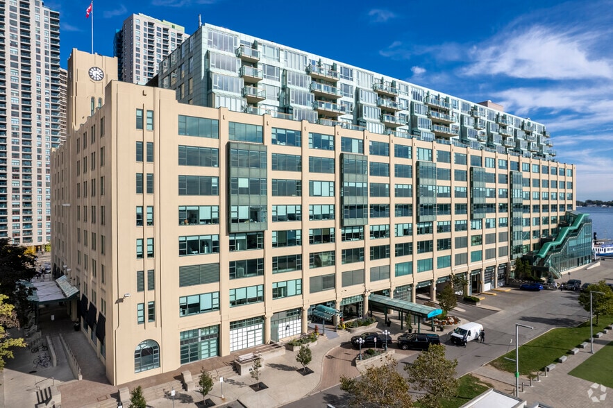 207 Queens Quay W, Toronto, ON M5J 1A7 - Queens Quay Terminal | LoopNet UK