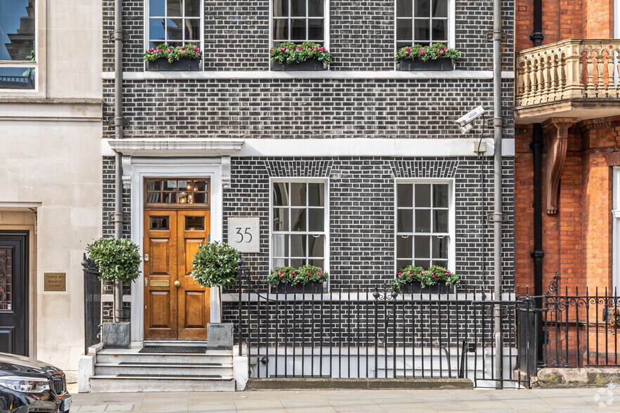 35 Berkeley Sq, London, W1J 5BF - Office for Lease | LoopNet UK