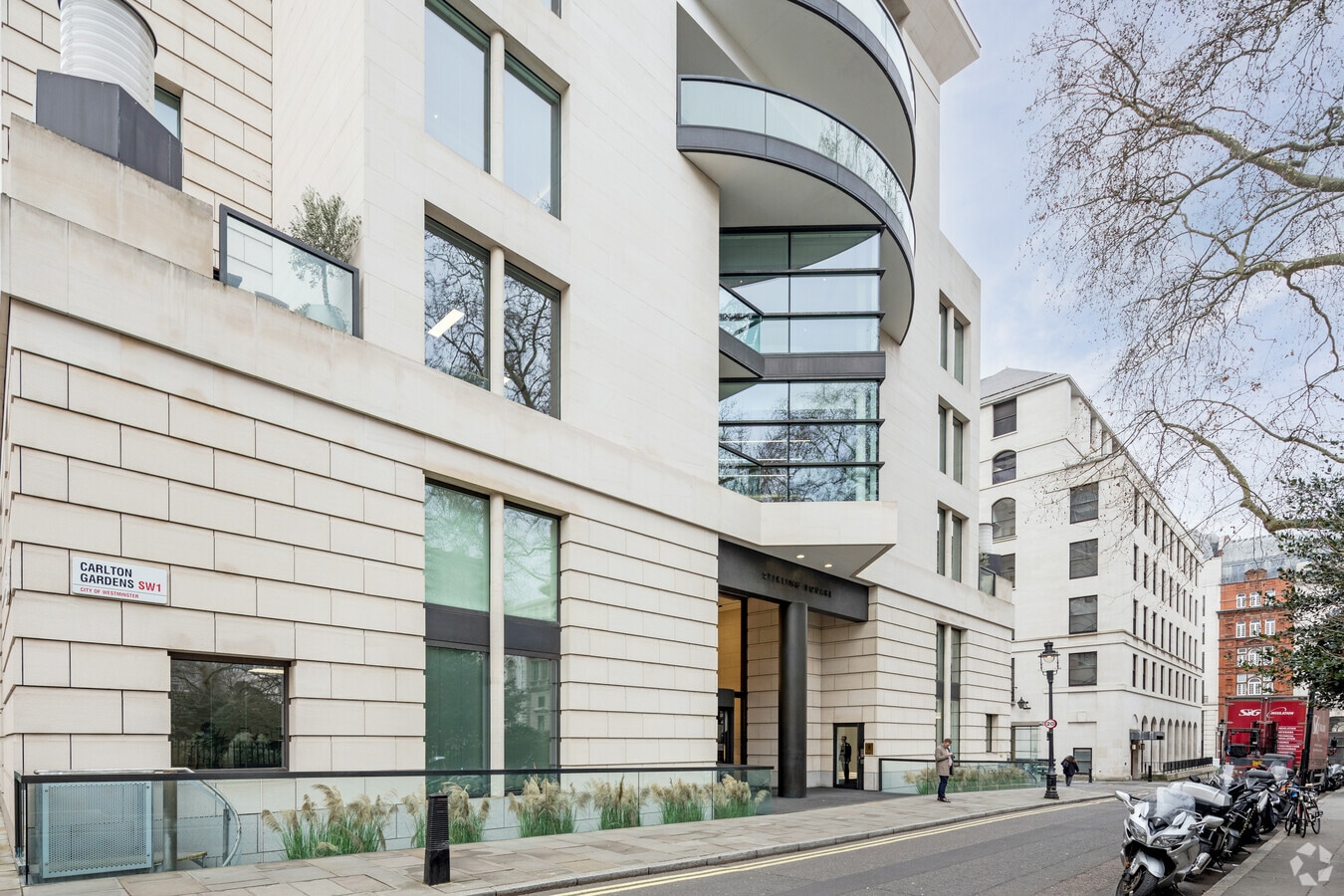 5-7 Carlton Gdns, London, SW1Y 5AD | LoopNet UK