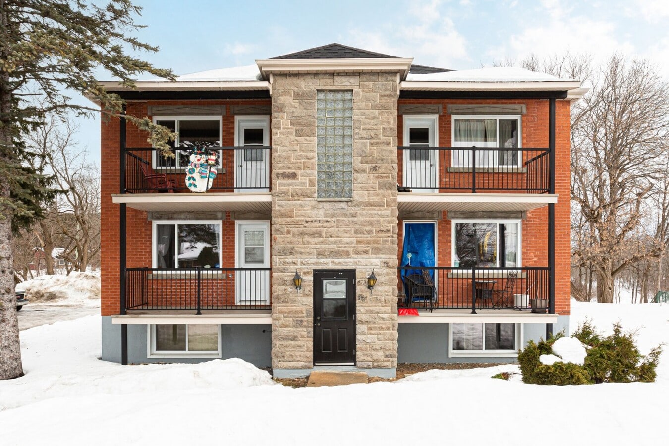 90 Av De La Providence, Lachute, QC J8H 3K9 - CAN