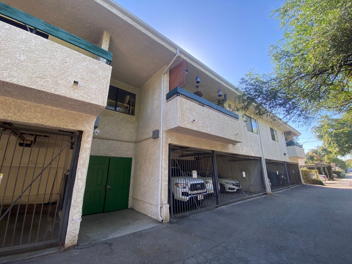 5735 Woodman Ave, Van Nuys, CA 91401 | LoopNet UK