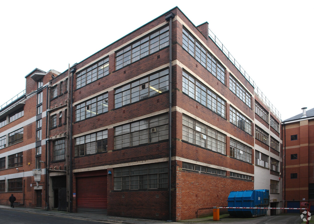 Monarch House, 7 Queen St, Leeds, LS1 2TW | LoopNet