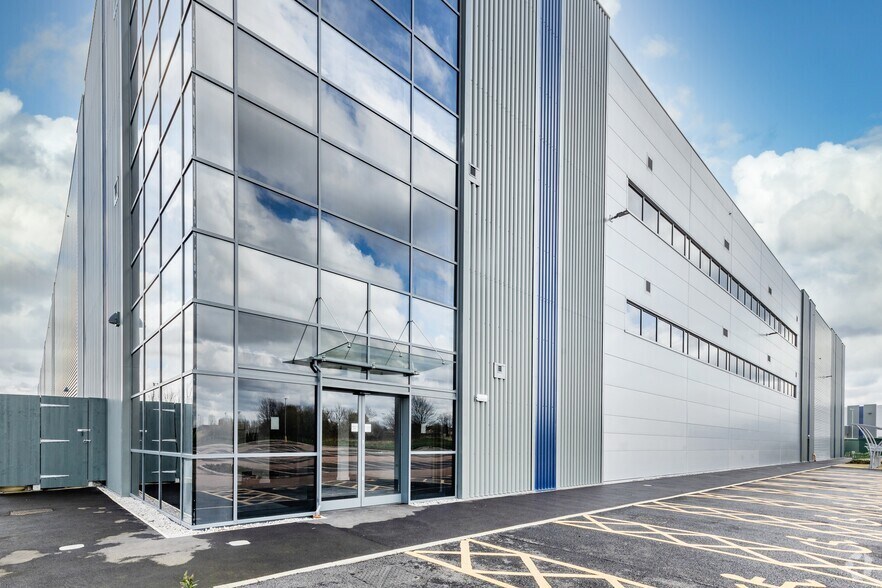 John Milne Av, Rochdale, OL16 4NZ - Imperial 165 | LoopNet UK