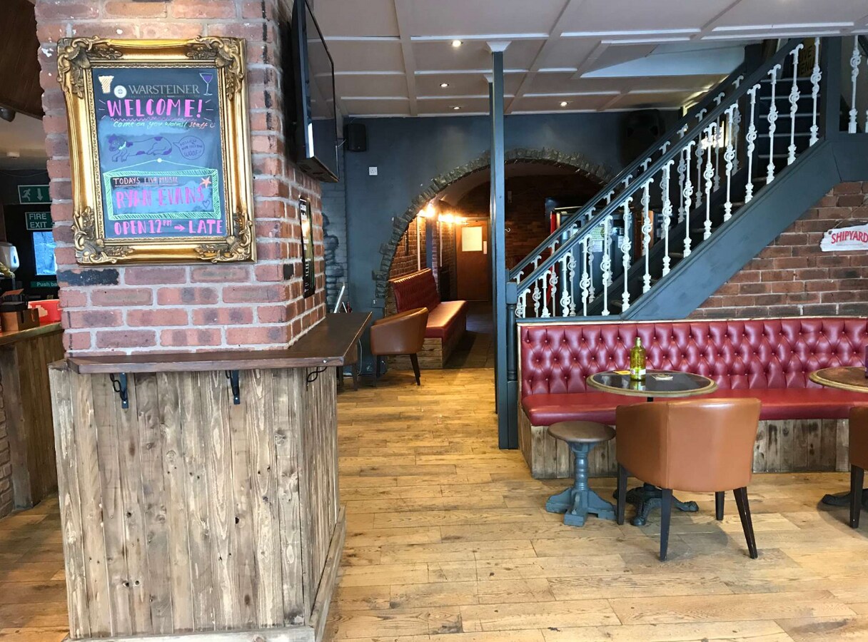 5 North St, Wolverhampton, WV1 1RE - Dog & Doublet | LoopNet UK