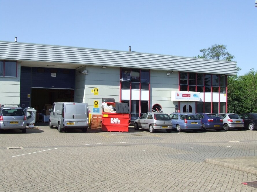 Walnut Tree Clos, Guildford GU1 4UG | LoopNet UK