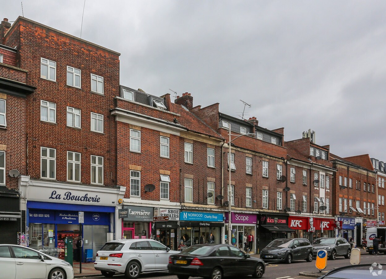 149 High St, Ilford, IG6 2AJ | LoopNet UK