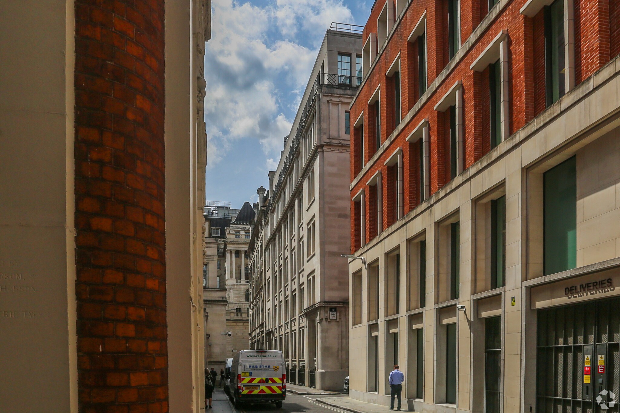 1 Kings Arms Yard, London, EC2R 7AF - Office to Rent - 6,833 sq ft - GBR