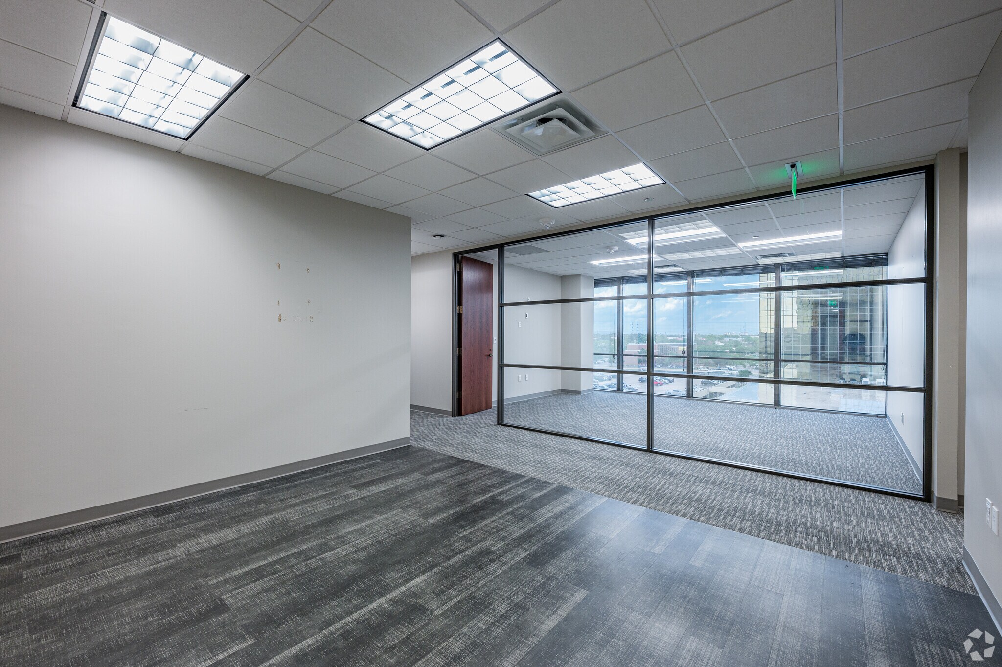 1341 W Mockingbird Ln, Dallas 75247 - Mockingbird Towers | LoopNet.co.uk