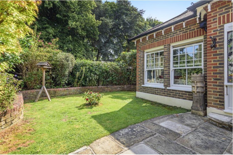 3 Shrubland Rd, Banstead SM7 2ES | LoopNet UK