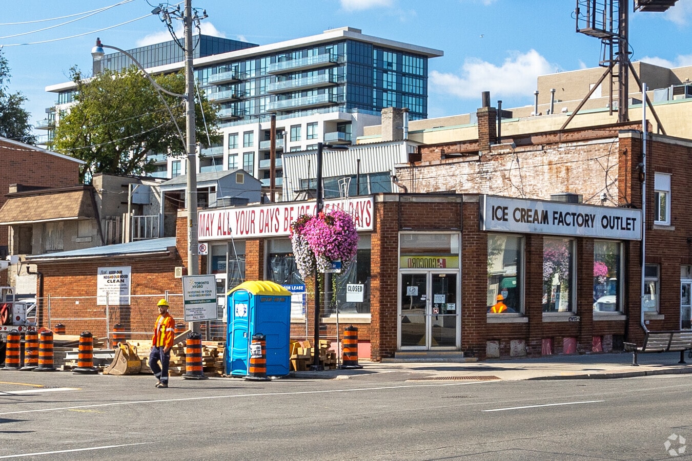 2857 Danforth Ave, Toronto, ON M4C 5C8 - CAN