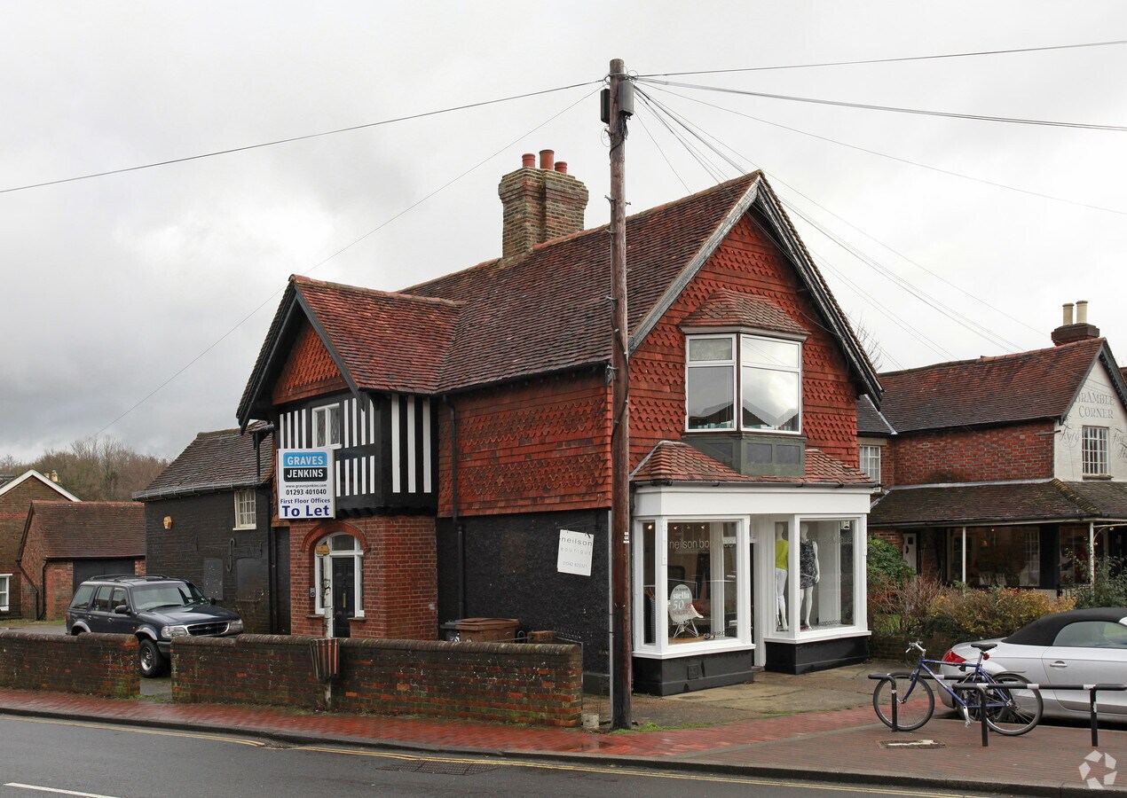 Lower Sq, Forest Row RH18 5HD | LoopNet UK