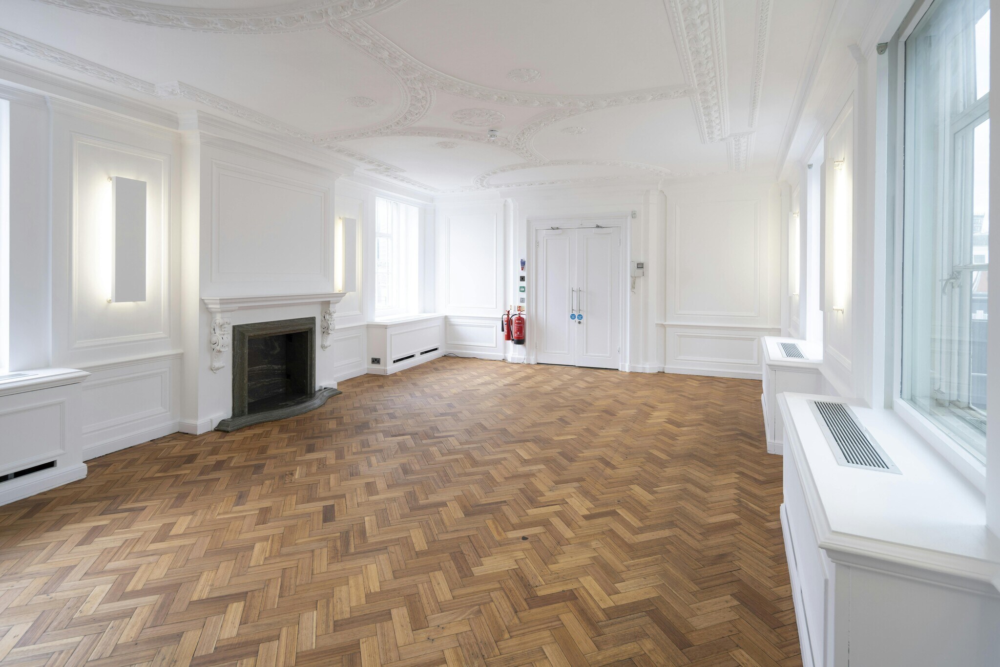 24 Cornhill, London, EC3V 3ND - Office to Rent - 1,490 sq ft - GBR