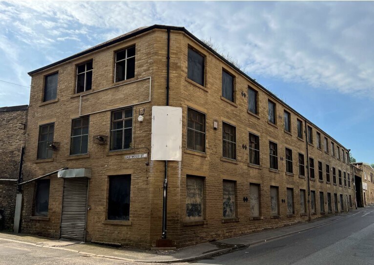 119A Hall Ln, Bradford, BD4 7DF - GBR