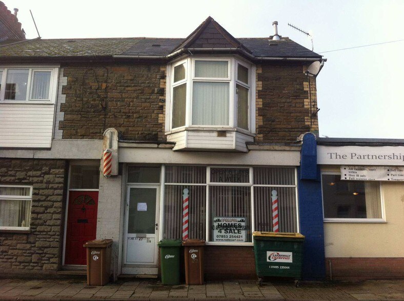 27-27C Commercial St, Ystrad Mynach, CF82 7DW | LoopNet